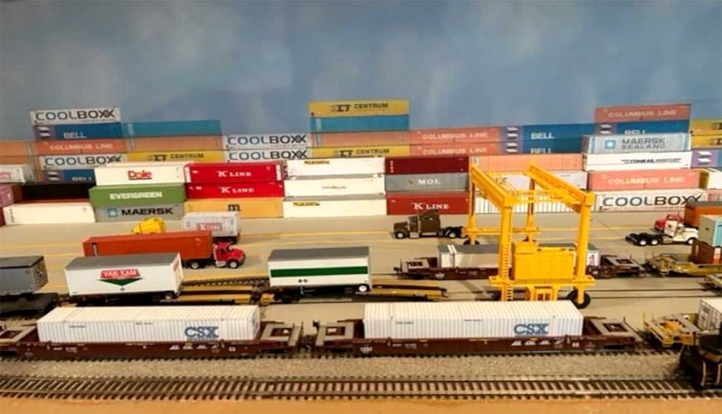 HO scale scrap yard - Model railroad layouts plansModel railroad ...