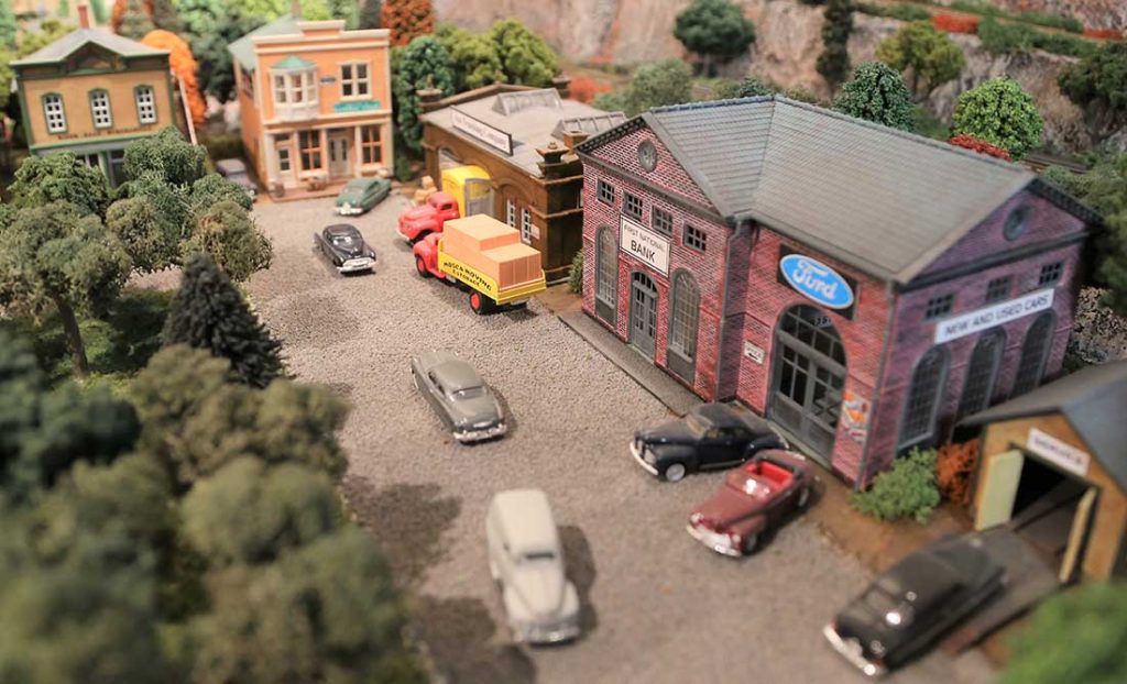 16x16 HO scale layout - Model railroad layouts plansModel railroad ...
