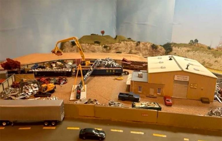 HO scale scrap yard - Model railroad layouts plansModel railroad ...