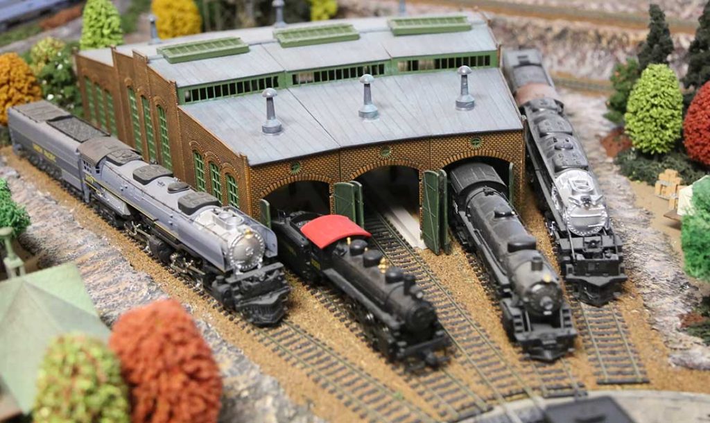 16x16 HO scale layout - Model railroad layouts plansModel railroad ...