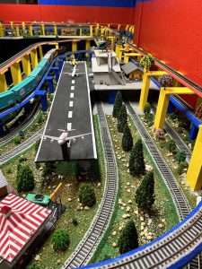 Elevated model train track - Model railroad layouts plansModel railroad ...