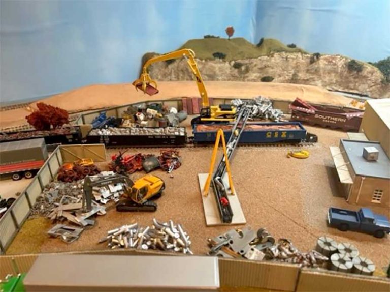 HO scale scrap yard - Model railroad layouts plansModel railroad ...