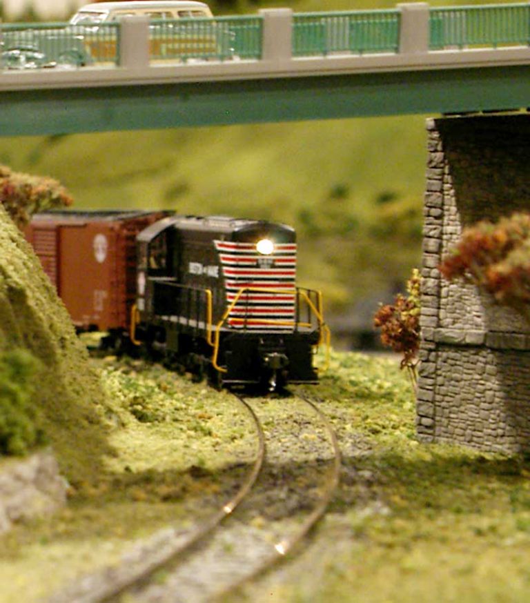 HO scale Boston and Maine - Model railroad layouts plansModel railroad ...