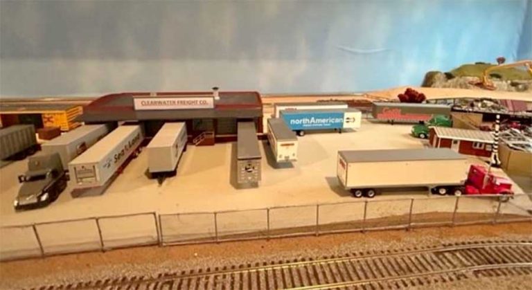 HO scale scrap yard - Model railroad layouts plansModel railroad ...
