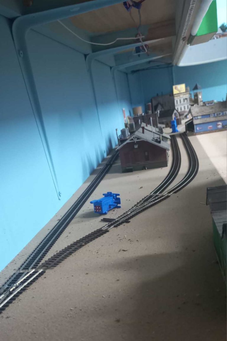 HO turntable conversion - Model railroad layouts plansModel railroad ...