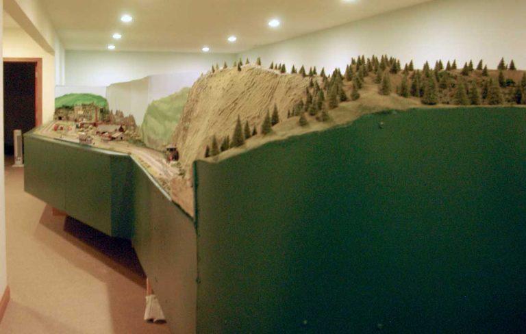 HO scale Boston and Maine - Model railroad layouts plansModel railroad ...