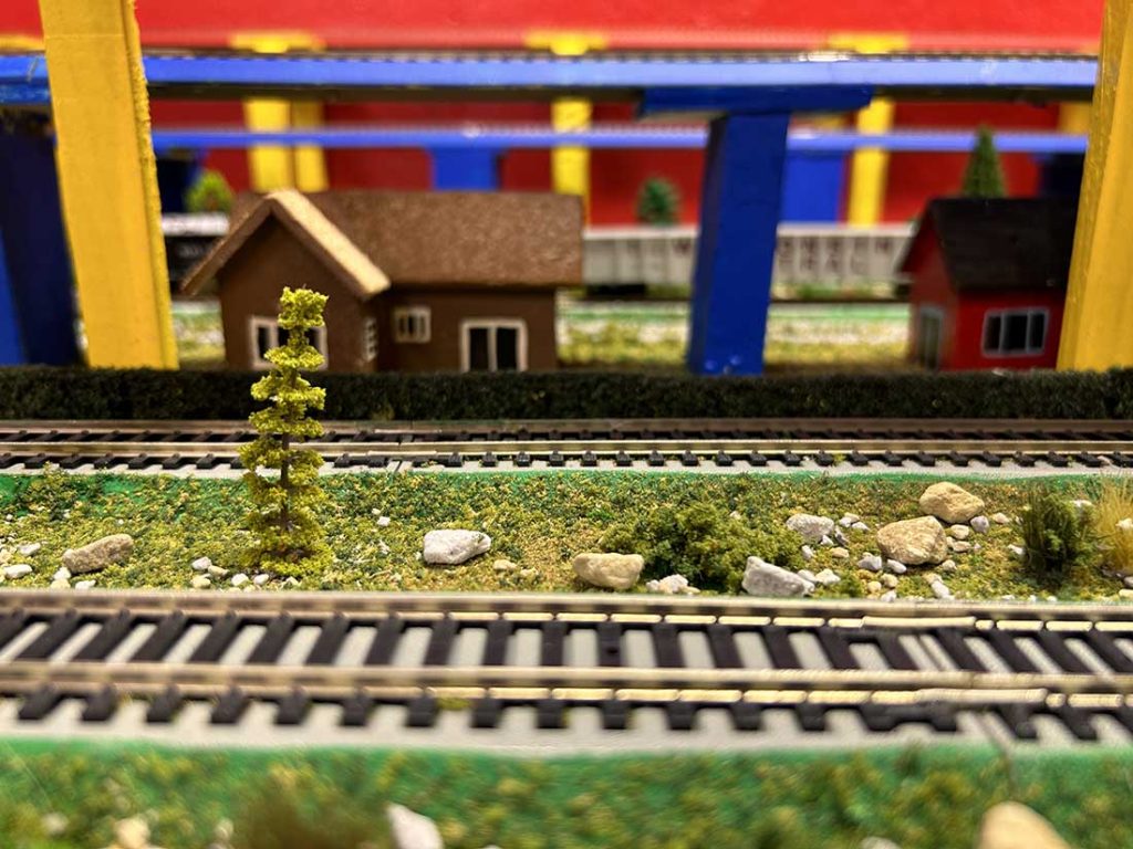 Elevated model train track - Model railroad layouts plansModel railroad ...