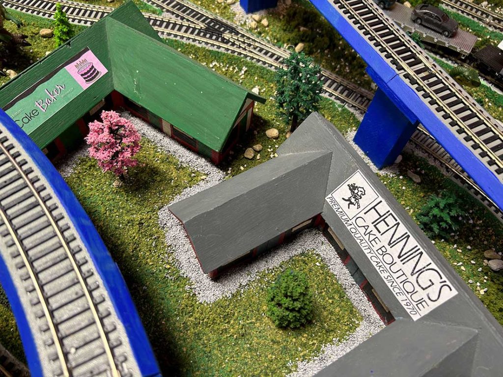 Elevated model train track - Model railroad layouts plansModel railroad ...