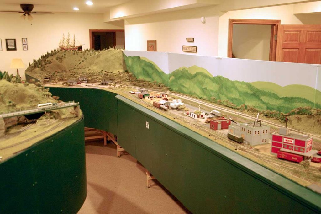 HO scale Boston and Maine - Model railroad layouts plansModel railroad ...