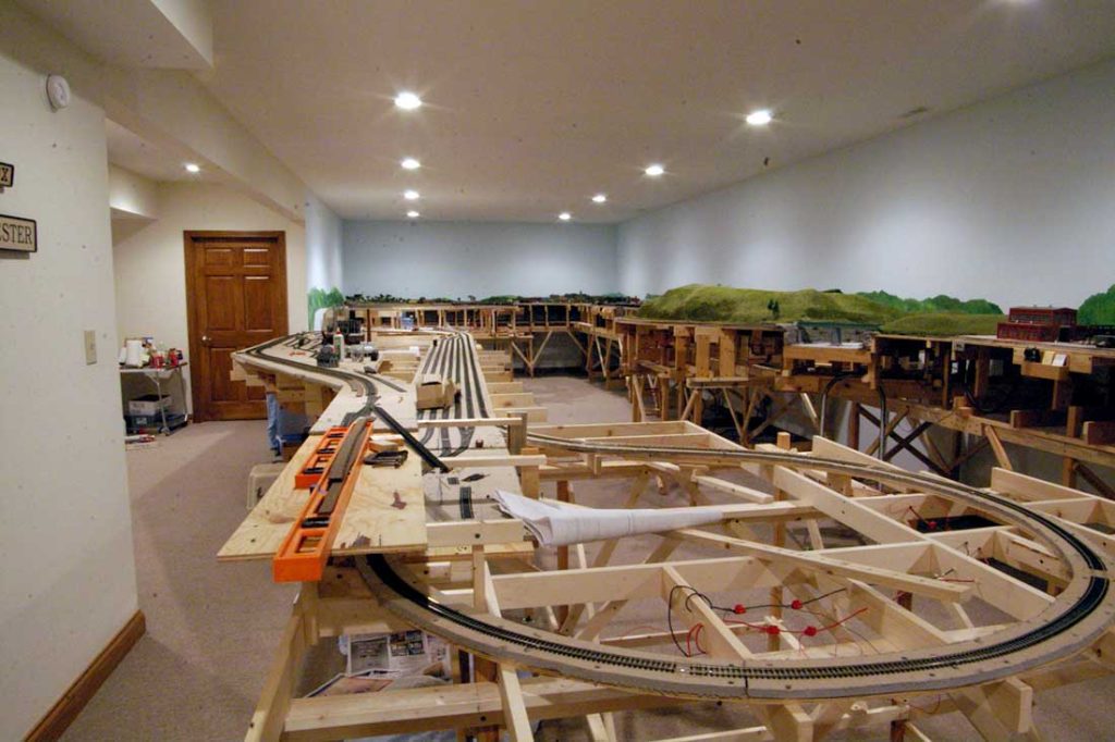 HO scale freight yard - Model railroad layouts plansModel railroad ...