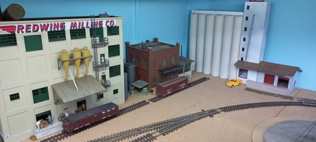 Model grain silo kitbash - Model railroad layouts plansModel railroad ...