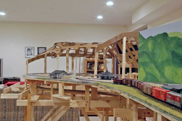 HO scale freight yard - Model railroad layouts plansModel railroad ...