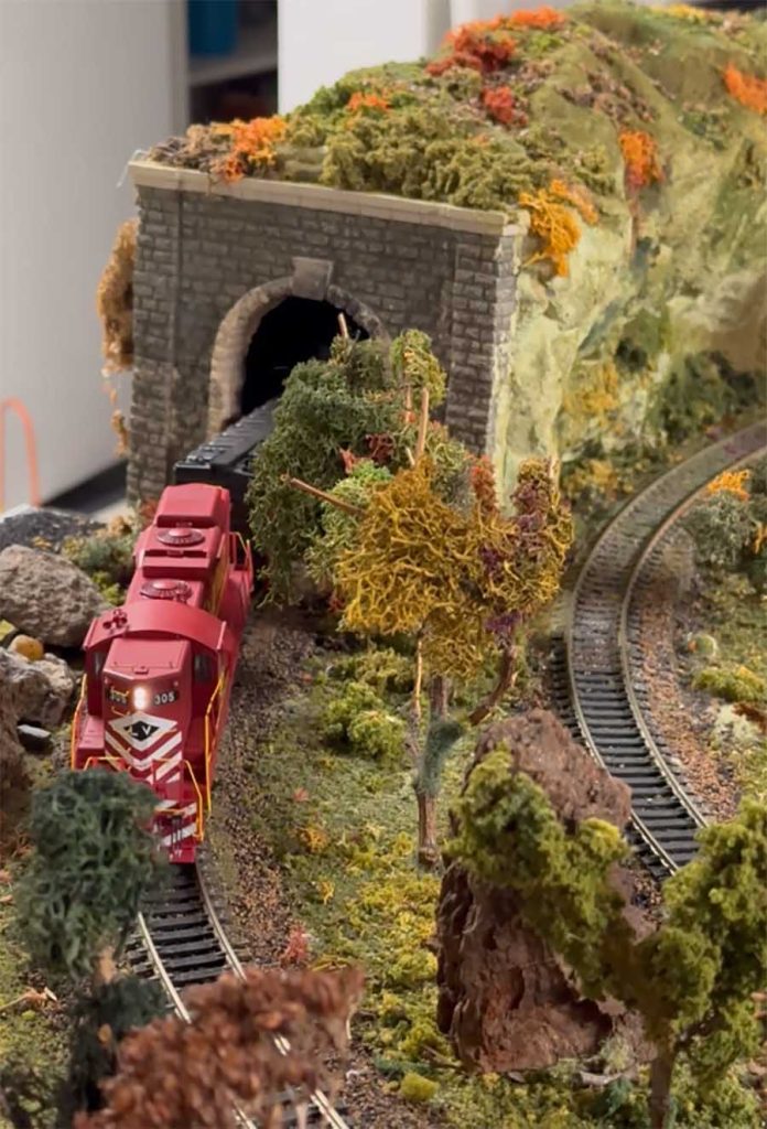 HO scale layout 14x4 - Model railroad layouts plansModel railroad ...