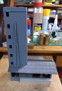 Model grain silo kitbash - Model railroad layouts plansModel railroad ...