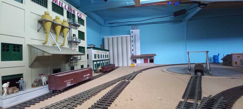 Model grain silo kitbash - Model railroad layouts plansModel railroad ...