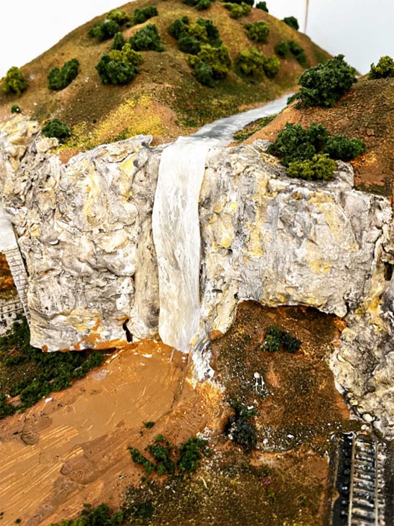 N scale waterfall - Model railroad layouts plansModel railroad layouts ...