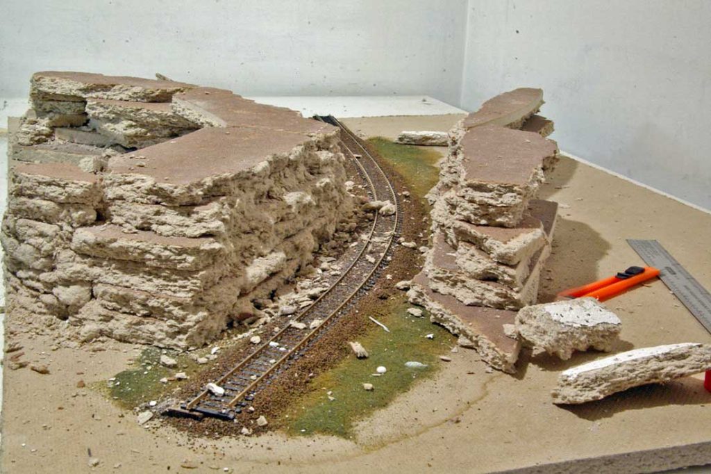 Model railroad rocks - Model railroad layouts plansModel railroad ...
