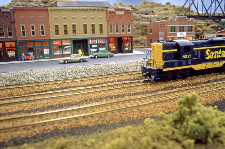 HO scale roads - Model railroad layouts plansModel railroad layouts plans