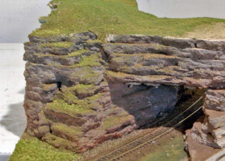 Model railroad rocks - Model railroad layouts plansModel railroad ...
