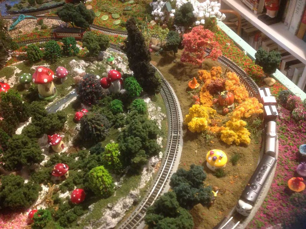 Model train waterfall - Model railroad layouts plansModel railroad ...