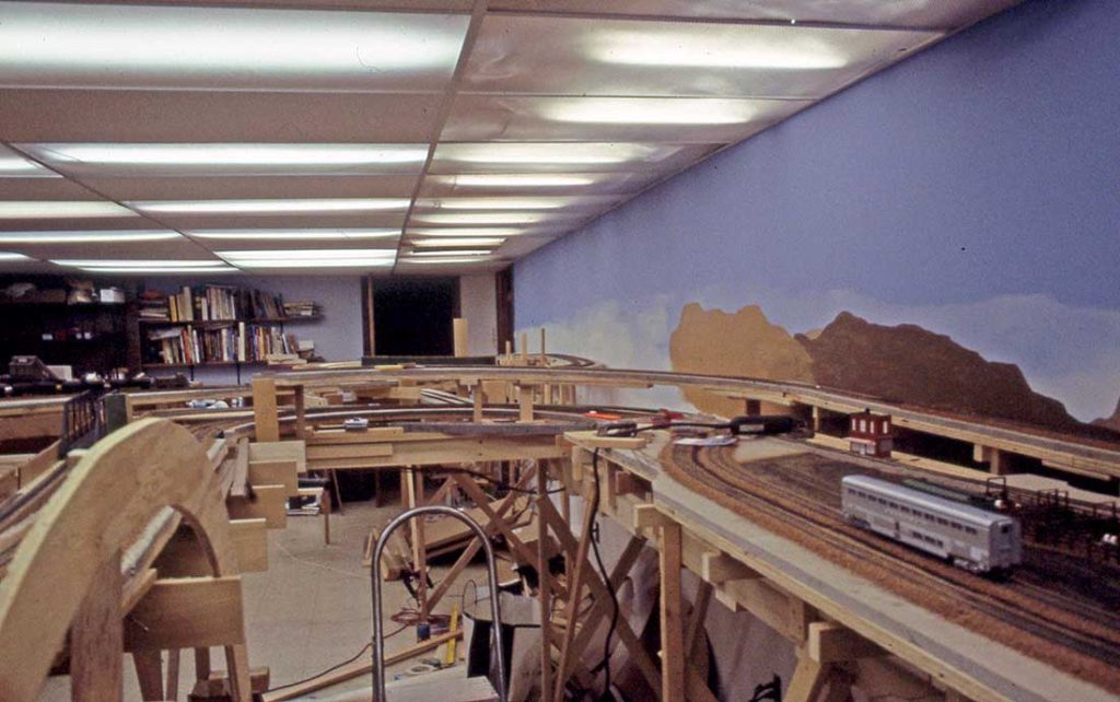 Model train Santa Fe scenery - Model railroad layouts plansModel ...