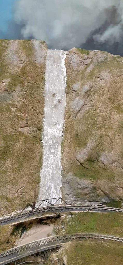 Model train waterfall - Model railroad layouts plansModel railroad ...