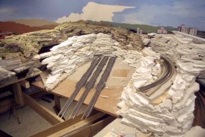 How to make model train rocks like Barry's - Model railroad layouts ...