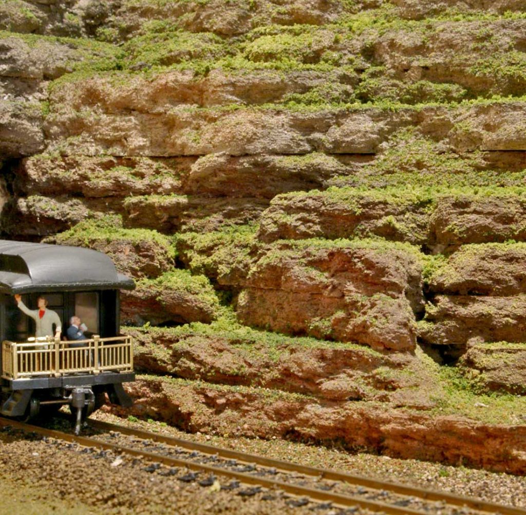 How to make model train rocks like Barry's - Model railroad layouts ...