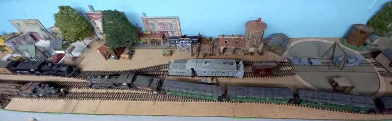 HO scale shelf model railroad track plans - Model railroad layouts ...