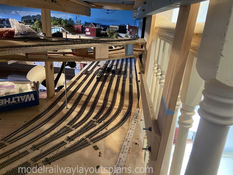 Double level HO scale layout - Don's - Model railroad layouts ...