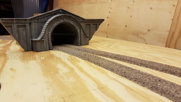 HO scale tunnel and stone walls - Model railroad layouts plansModel ...