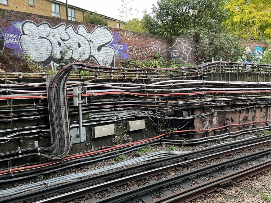 London underground model trains - Model railroad layouts plansModel ...