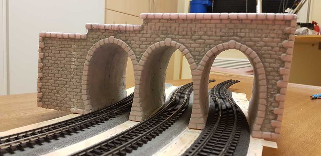 HO scale tunnel and stone walls - Model railroad layouts plansModel ...