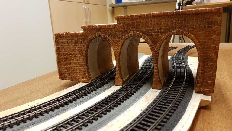 HO scale tunnel and stone walls - Model railroad layouts plansModel ...