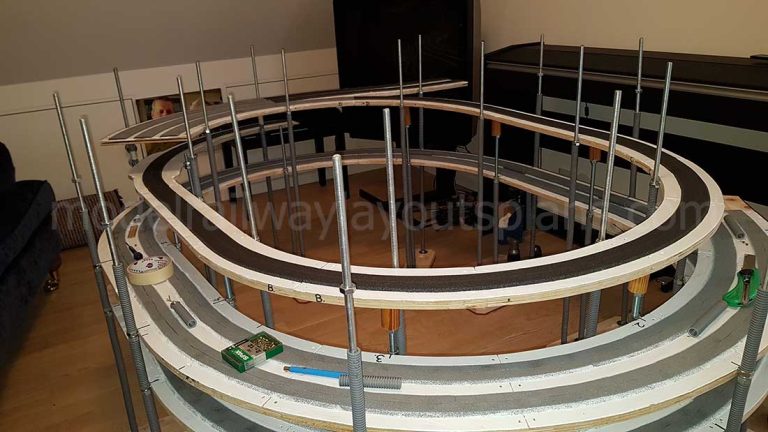 HO scale tunnel and stone walls - Model railroad layouts plansModel ...