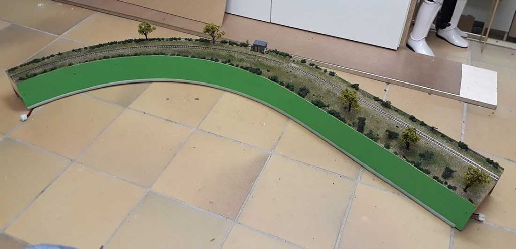 HO scale shelf model railroad track plans - Model railroad layouts ...