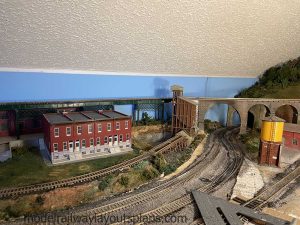 Double level HO scale layout - Don's - Model railroad layouts ...
