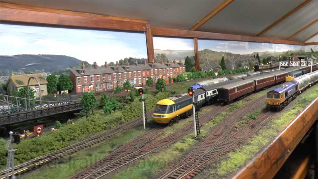 HO scale shelf model railroad track plans - Model railroad layouts ...