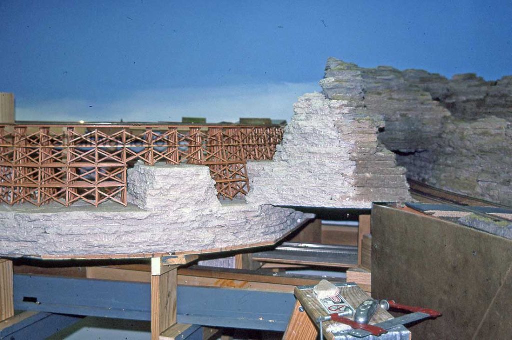 HO scale trestle template - Model railroad layouts plansModel railroad ...
