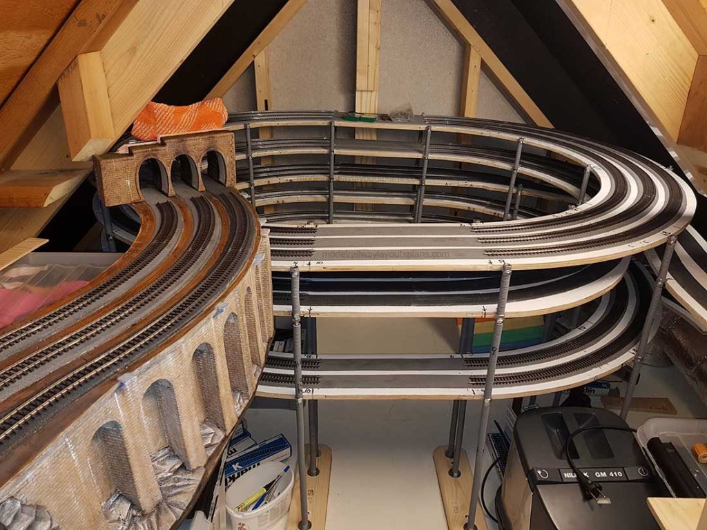 HO scale tunnel and stone walls - Model railroad layouts plansModel ...