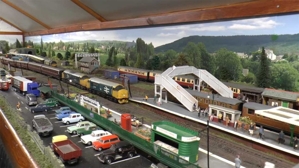 HO scale shelf model railroad track plans - Model railroad layouts ...