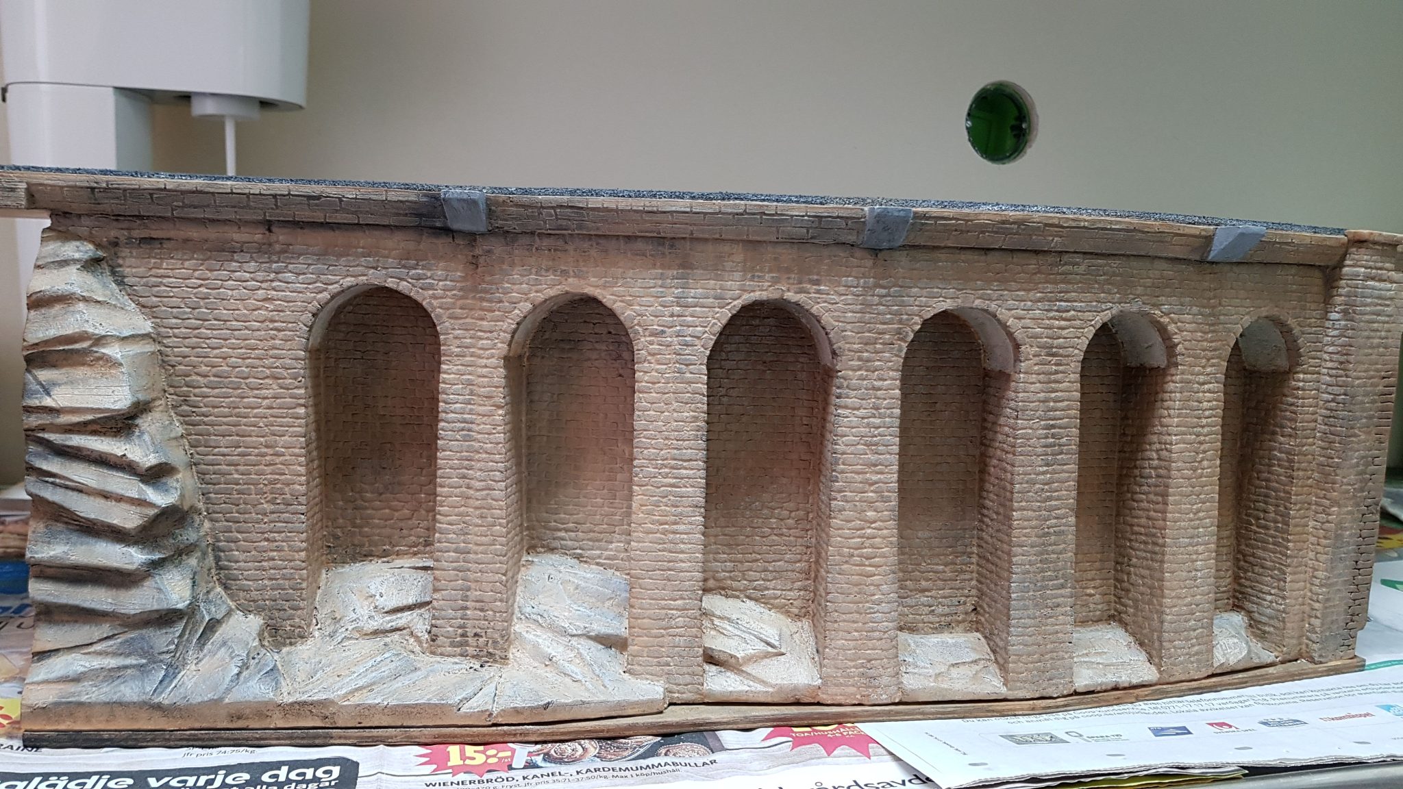 HO scale tunnel and stone walls - Model railroad layouts plansModel ...