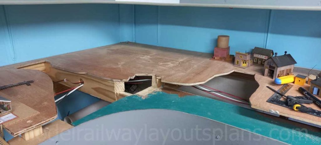 HO scale waterfront layout - Model railroad layouts plansModel railroad ...