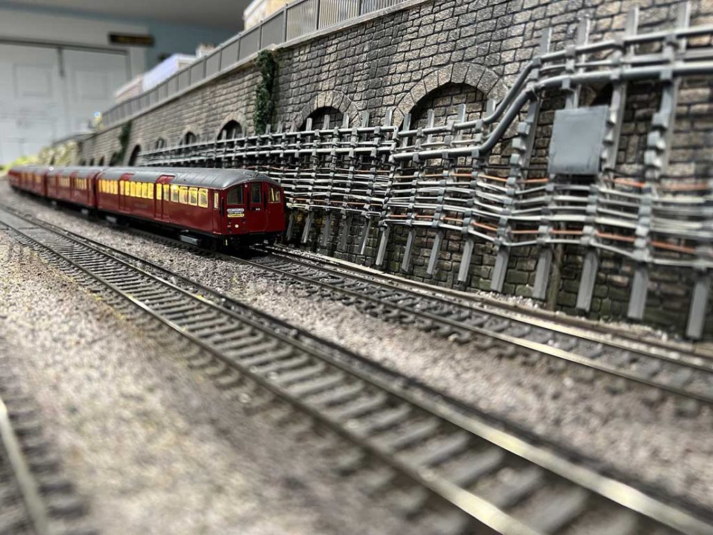London underground model trains - Model railroad layouts plansModel ...