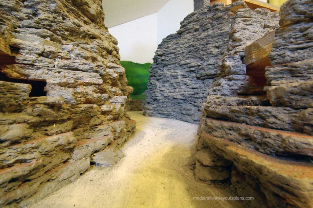 Multi level train layout - Model railroad layouts plansModel railroad ...