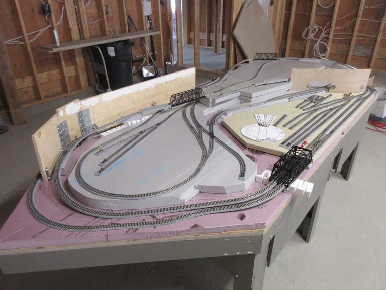 How to build a model train table - Model railroad layouts plansModel ...