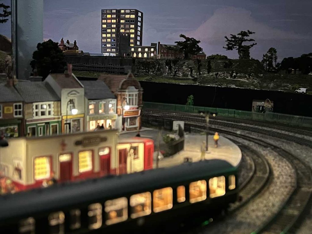Led lights for model railways - Rob's - Model railroad layouts ...
