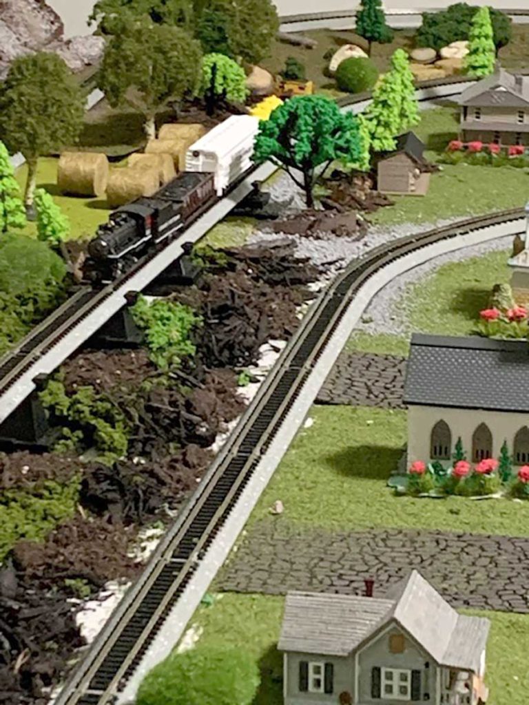 Track for model trains - Model railroad layouts plansModel railroad ...