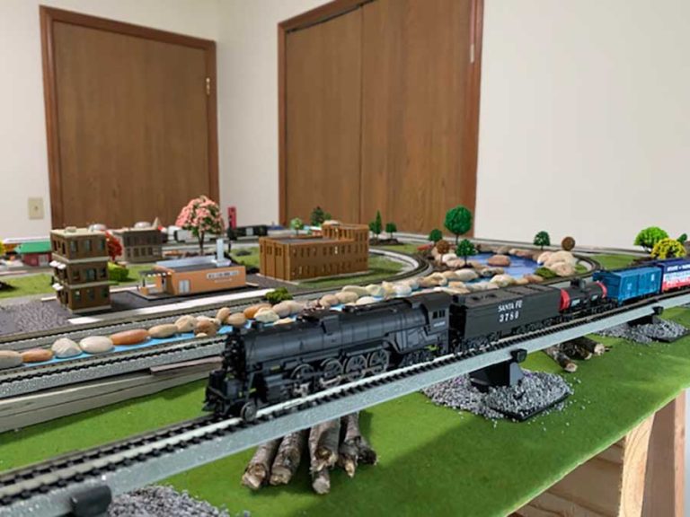 Track for model trains - Model railroad layouts plansModel railroad ...