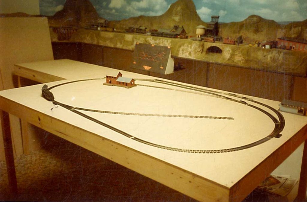 Display layout HO scale - Model railroad layouts plansModel railroad ...
